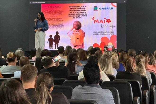 Gaspar promove formação para educadores no combate ao abuso infantil